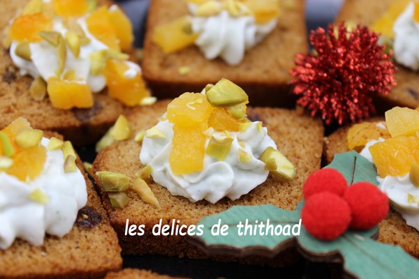 Toasts de pain d’épices au roquefort et fruit secs | Les Délices de ...